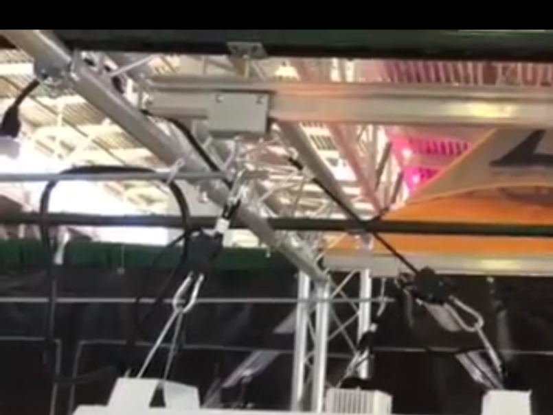 VIDEO: LightRail Moves up to 3 Grow Lights with 1 Light Mover Motor ...